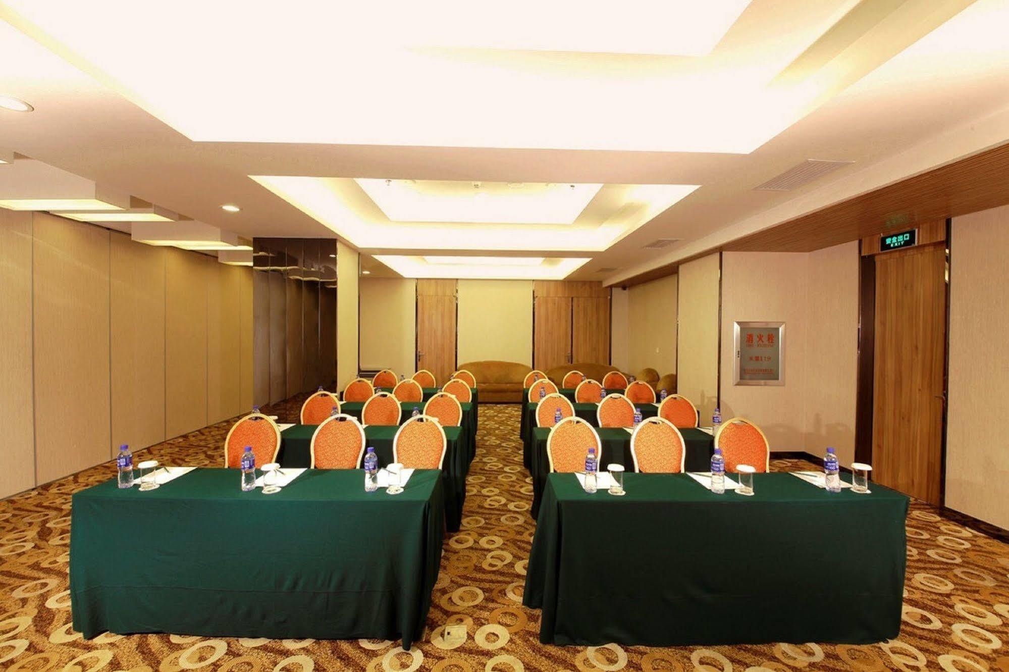 HOLIDAY INN CITY CENTRE HARBIN