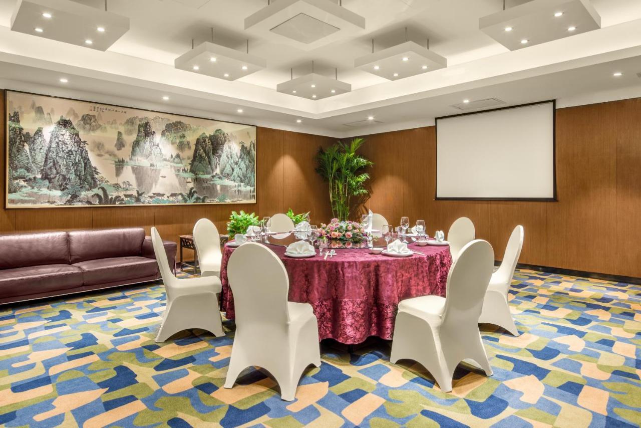 HOLIDAY INN CITY CENTRE HARBIN